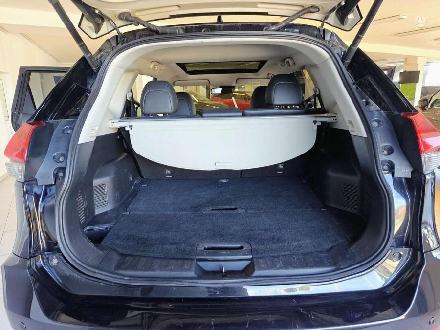 Black Nissan X-Trail 2019 in Siauliai, with an engine capacity of 2.00 L and mileage of 127 thousand km for 16700 €, photo 8 on AUTOMOTO.COM.LV