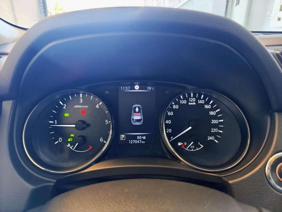 Black Nissan X-Trail 2019 in Siauliai, with an engine capacity of 2.00 L and mileage of 127 thousand km for 16700 €, photo 14 on AUTOMOTO.COM.LV