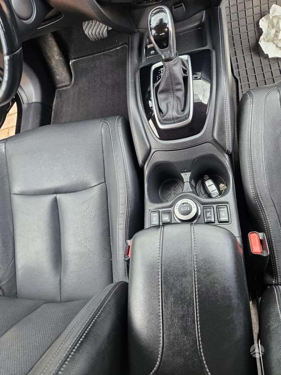 Black Nissan X-Trail 2019 in Kaunas, with an engine capacity of 2.00 L and mileage of 65 thousand km for 21990 €, photo 9 on AUTOMOTO.COM.LV