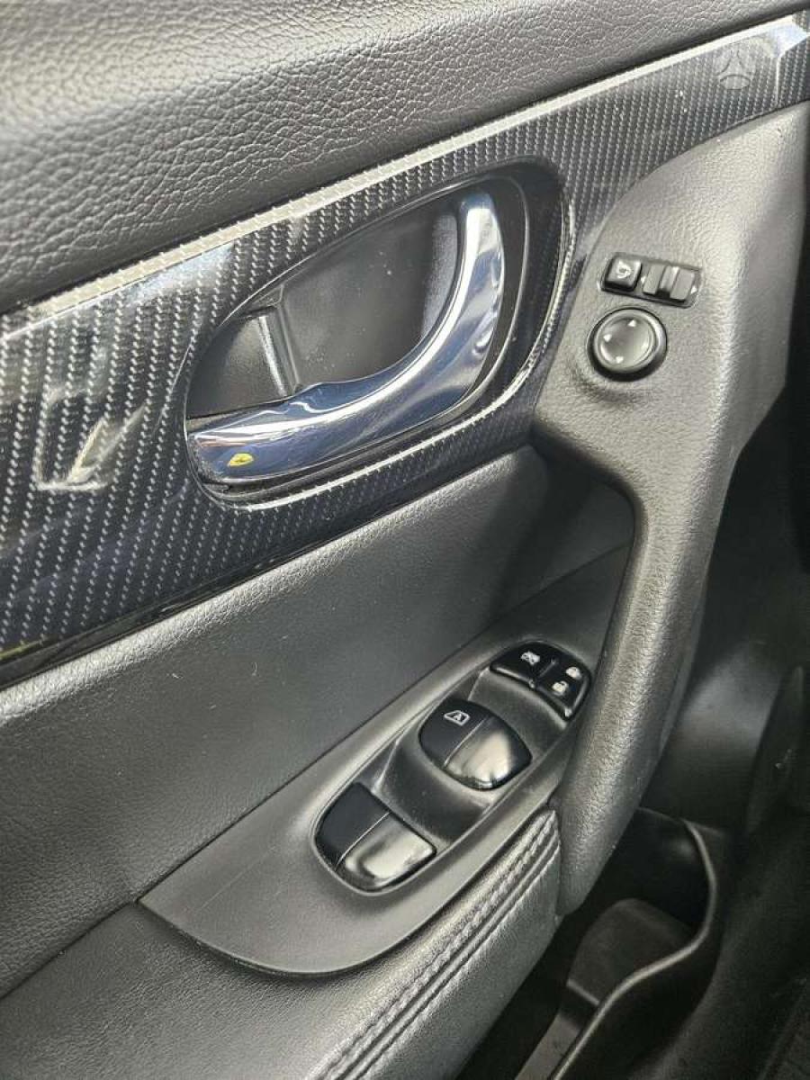 Black Nissan X-Trail 2019 in Kaunas, with an engine capacity of 2.00 L and mileage of 65 thousand km for 21990 €, photo 13 on AUTOMOTO.COM.LV
