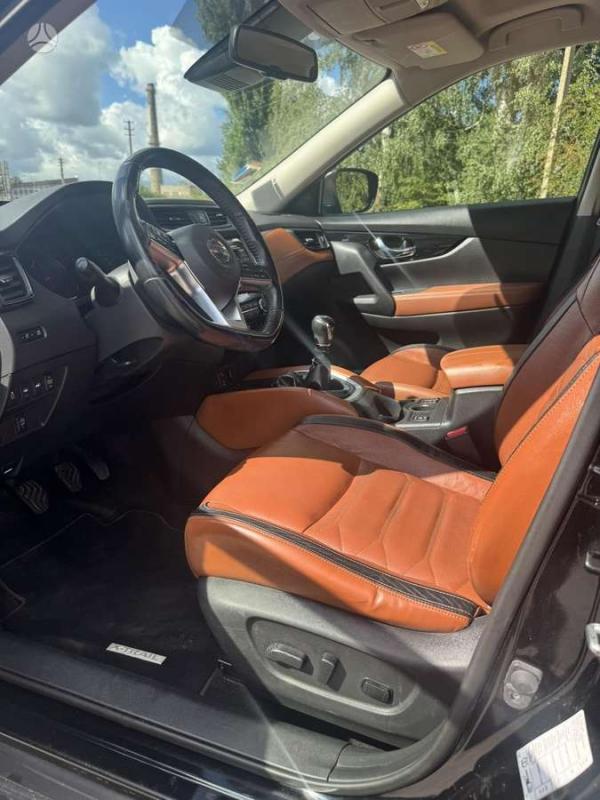 Black Nissan X-Trail 2019 in Taurage, with an engine capacity of 1.75 L and mileage of 188 thousand km for 14000 €, photo 7 on AUTOMOTO.COM.LV
