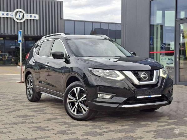 Black Nissan X-Trail 2019 in Siauliai, with an engine capacity of 1.60 L and mileage of 153 thousand km for 12400 €, photo 1 on AUTOMOTO.COM.LV