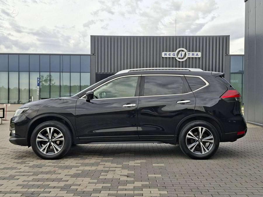 Black Nissan X-Trail 2019 in Siauliai, with an engine capacity of 1.60 L and mileage of 153 thousand km for 12400 €, photo 5 on AUTOMOTO.COM.LV