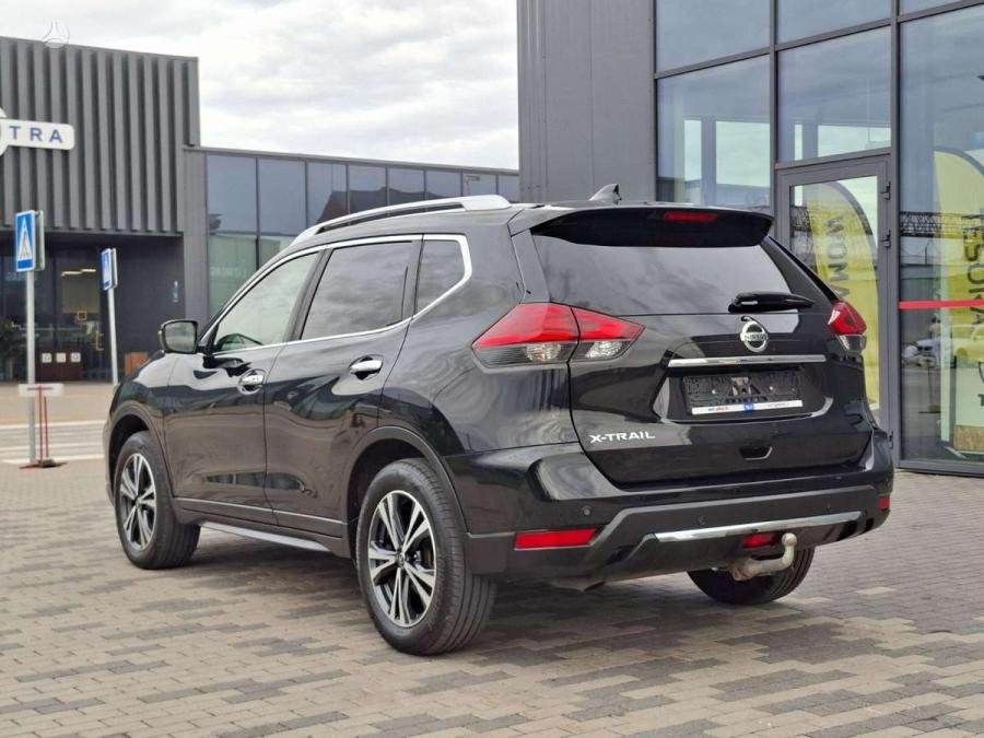 Black Nissan X-Trail 2019 in Siauliai, with an engine capacity of 1.60 L and mileage of 153 thousand km for 12400 €, photo 6 on AUTOMOTO.COM.LV