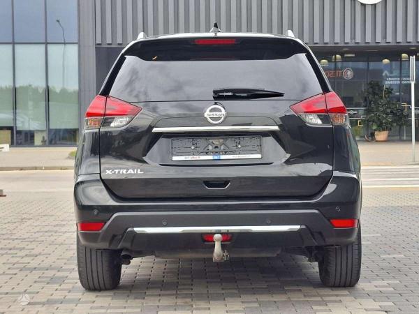 Black Nissan X-Trail 2019 in Siauliai, with an engine capacity of 1.60 L and mileage of 153 thousand km for 12400 €, photo 7 on AUTOMOTO.COM.LV