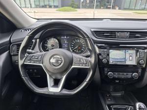 Black Nissan X-Trail 2019 in Siauliai, with an engine capacity of 1.60 L and mileage of 153 thousand km for 12400 €, photo 12 on AUTOMOTO.COM.LV