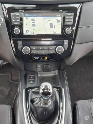 Black Nissan X-Trail 2019 in Siauliai, with an engine capacity of 1.60 L and mileage of 153 thousand km for 12400 €, photo 14 on AUTOMOTO.COM.LV
