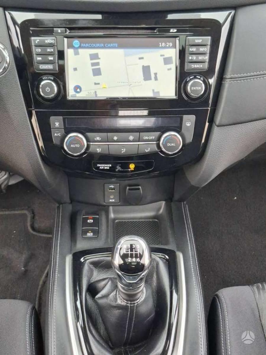 Black Nissan X-Trail 2019 in Siauliai, with an engine capacity of 1.60 L and mileage of 153 thousand km for 12400 €, photo 14 on AUTOMOTO.COM.LV