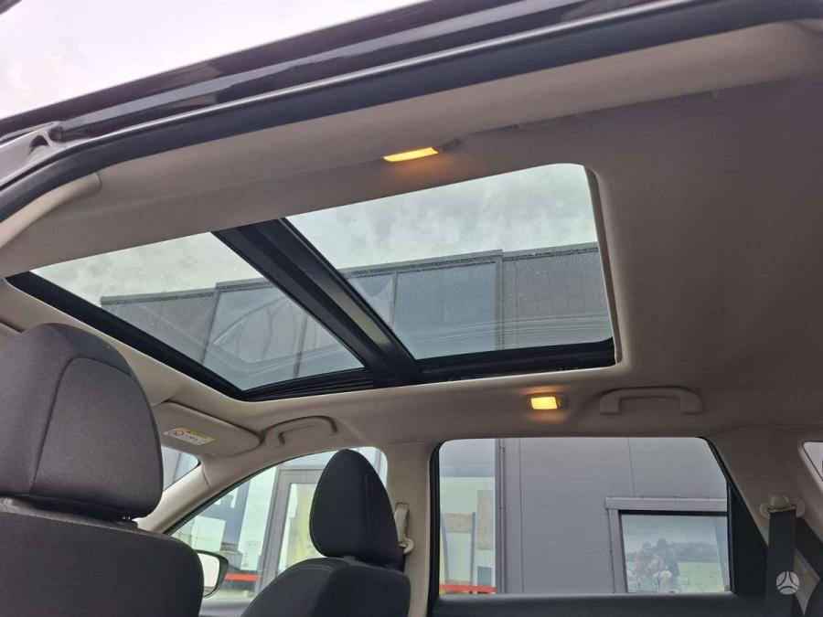 Black Nissan X-Trail 2019 in Siauliai, with an engine capacity of 1.60 L and mileage of 153 thousand km for 12400 €, photo 19 on AUTOMOTO.COM.LV