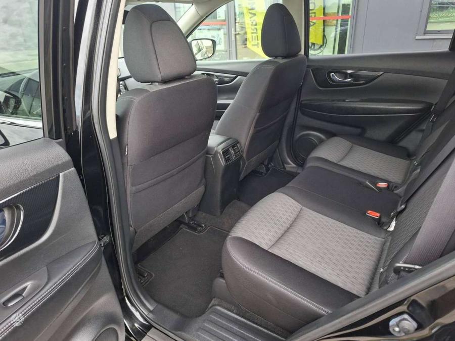 Black Nissan X-Trail 2019 in Siauliai, with an engine capacity of 1.60 L and mileage of 153 thousand km for 12400 €, photo 21 on AUTOMOTO.COM.LV