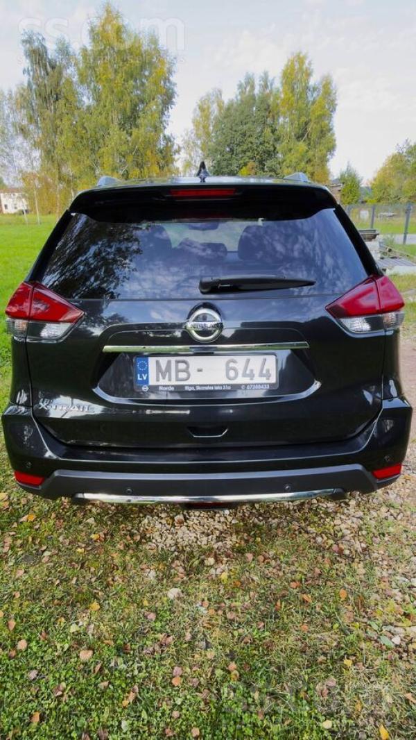 Black Nissan X-Trail 2019 in Riga, with an engine capacity of 2.00 L and mileage of 126 thousand km for 14800 €, photo 4 on AUTOMOTO.COM.LV