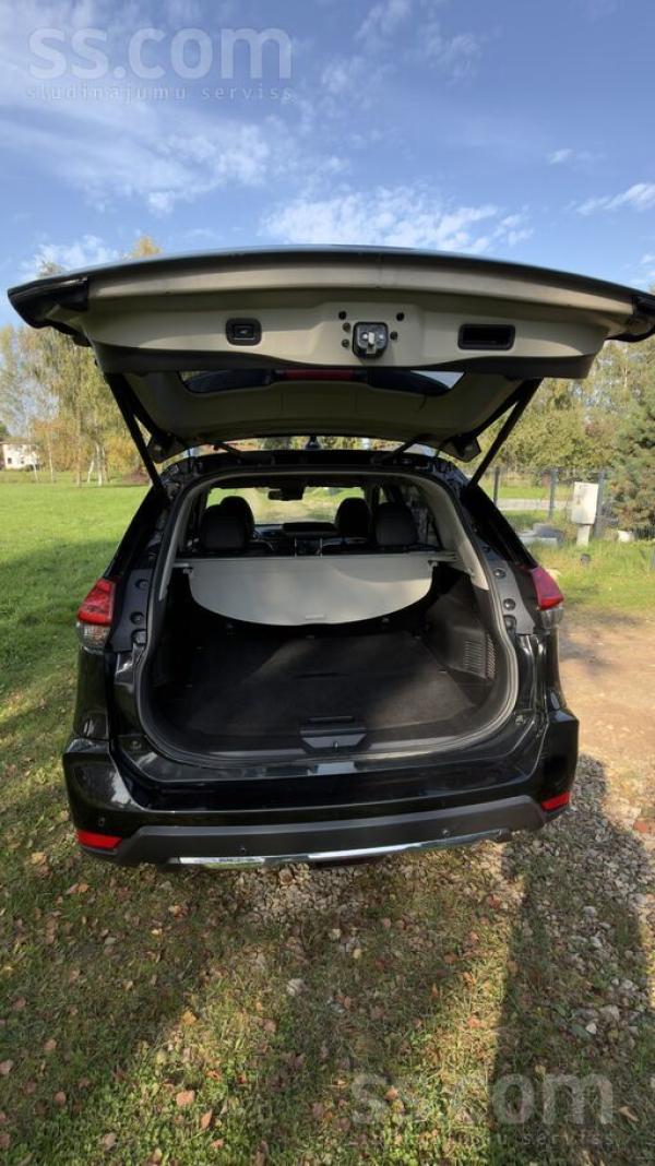 Black Nissan X-Trail 2019 in Riga, with an engine capacity of 2.00 L and mileage of 126 thousand km for 14800 €, photo 5 on AUTOMOTO.COM.LV