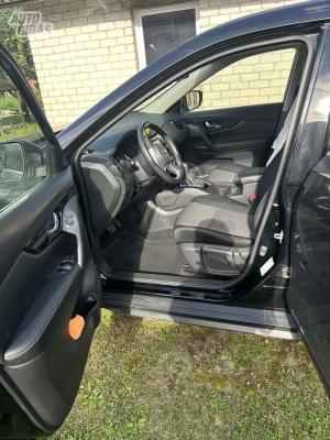 Black Nissan X-Trail 2020 in Vilnius, with an engine capacity of 1.30 L and mileage of 85 thousand km for 16500 €, photo 7 on AUTOMOTO.COM.LV
