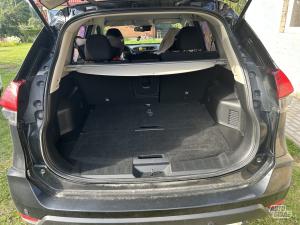 Black Nissan X-Trail 2020 in Vilnius, with an engine capacity of 1.30 L and mileage of 85 thousand km for 16500 €, photo 13 on AUTOMOTO.COM.LV