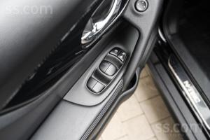 Black Nissan X-Trail 2020 in Riga, with an engine capacity of 1.30 L and mileage of 92 thousand km for 15700 €, photo 8 on AUTOMOTO.COM.LV