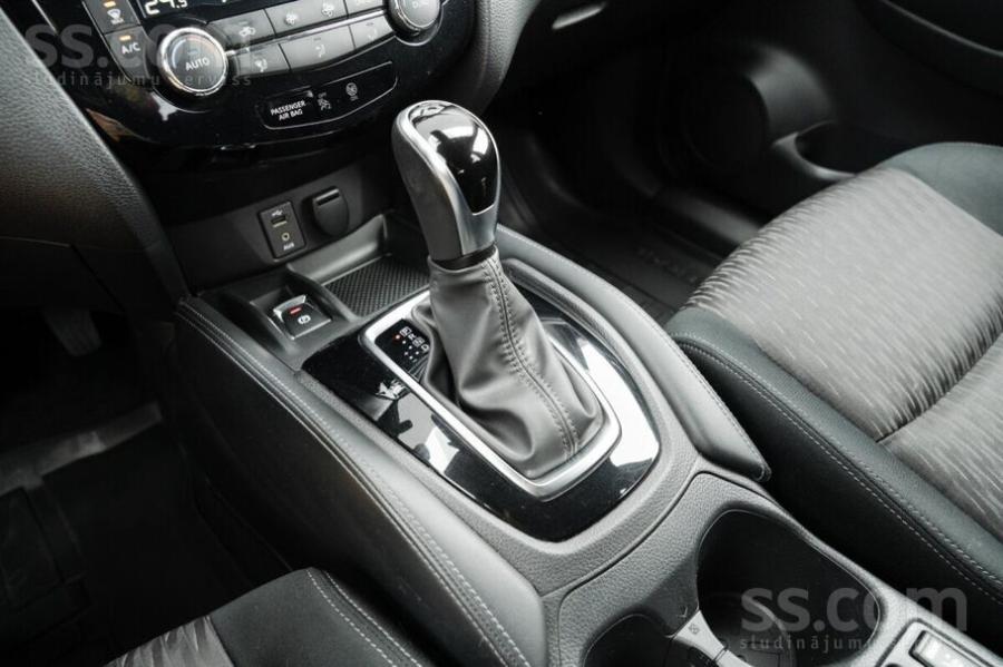 Black Nissan X-Trail 2020 in Riga, with an engine capacity of 1.30 L and mileage of 92 thousand km for 15700 €, photo 17 on AUTOMOTO.COM.LV