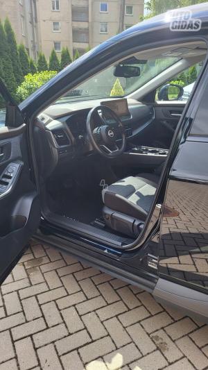 Black Nissan X-Trail 2023 in Plunge, with an engine capacity of 1.50 L and mileage of 103 thousand km for 23200 €, photo 16 on AUTOMOTO.COM.LV