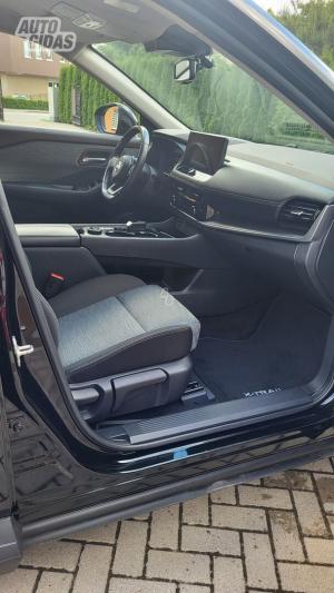 Black Nissan X-Trail 2023 in Plunge, with an engine capacity of 1.50 L and mileage of 103 thousand km for 23200 €, photo 17 on AUTOMOTO.COM.LV