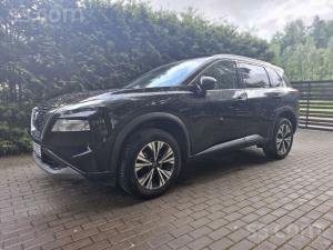 Black Nissan X-Trail 2023 in Riga, with an engine capacity of 1.50 L and mileage of 81 thousand km for 23990 €, photo  on AUTOMOTO.COM.LV