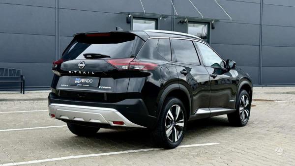 Black Nissan X-Trail 2023 in Vilnius, with an engine capacity of 1.50 L and mileage of 126 thousand km for 29990 €, photo 2 on AUTOMOTO.COM.LV