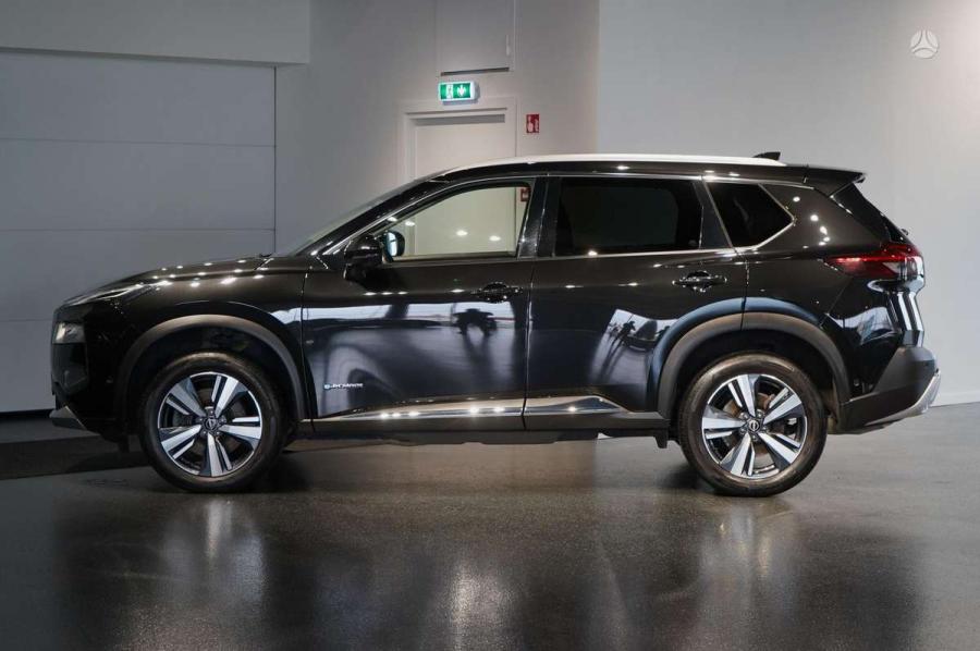 Melns Nissan X-Trail 2023 Viļņa, ar dzinēja tilpumu 1.50 L un nobraukumu 52 tūkst. km par 32900 €, foto 3 vietnē AUTOMOTO.COM.LV