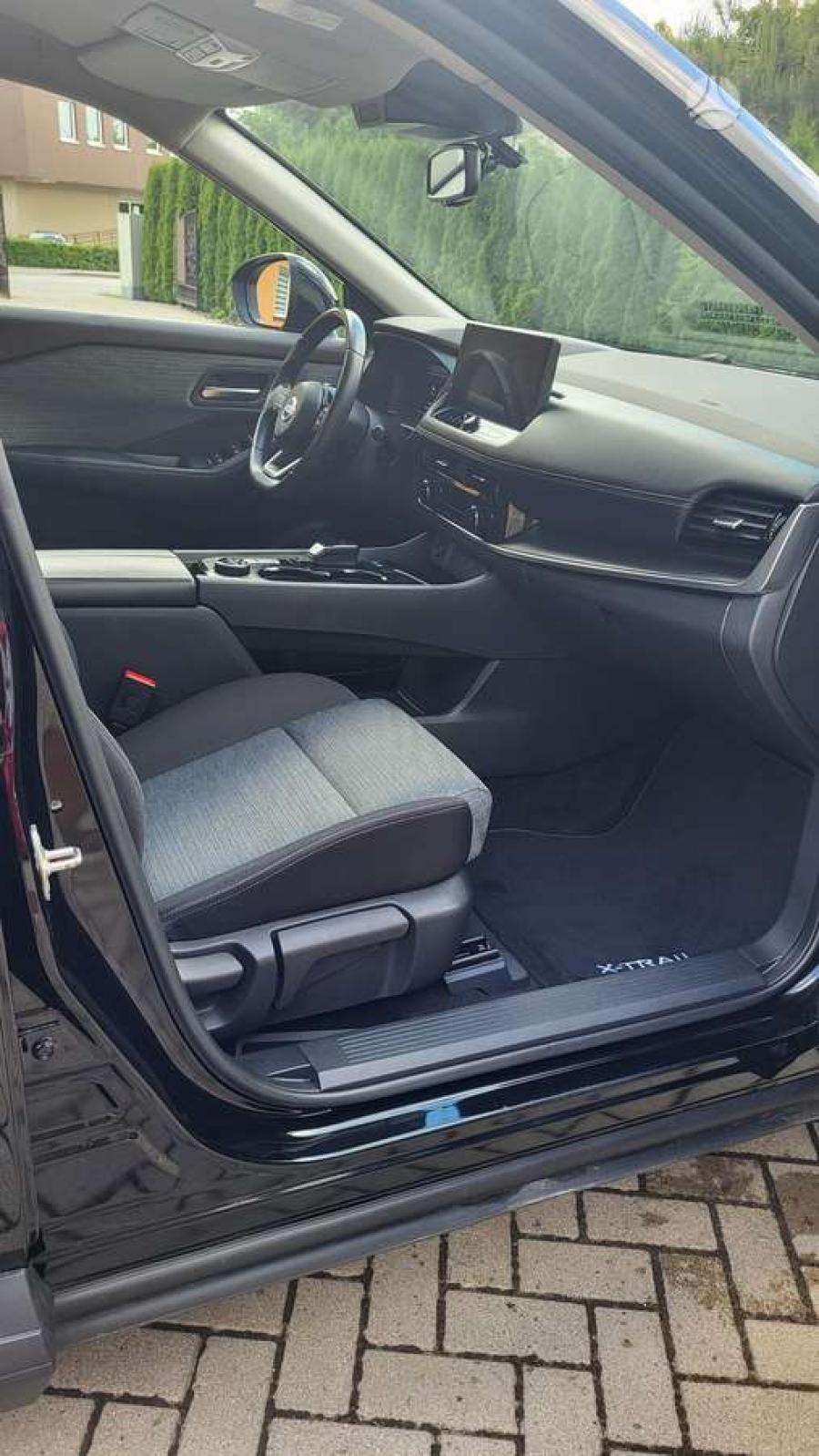 Melns Nissan X-Trail 2023 Plungė, ar dzinēja tilpumu 1.50 L un nobraukumu 104 tūkst. km par 24600 €, foto 23 vietnē AUTOMOTO.COM.LV