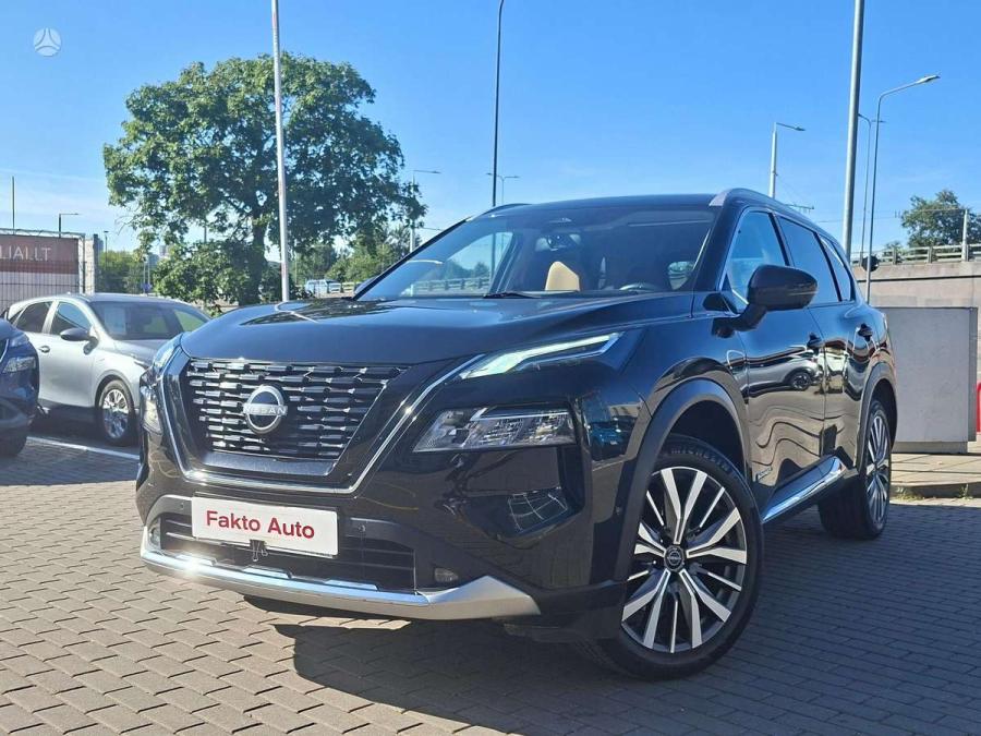 Melns Nissan X-Trail 2024 Viļņa, ar dzinēja tilpumu 1.50 L un nobraukumu 102 tūkst. km par 30500 €, foto 1 vietnē AUTOMOTO.COM.LV