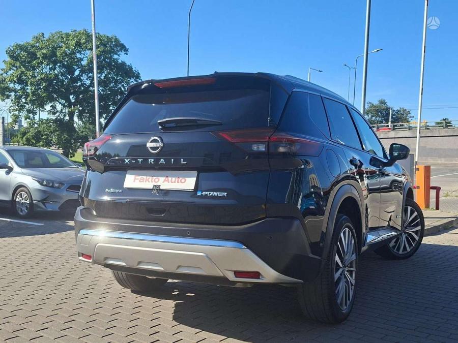Melns Nissan X-Trail 2024 Viļņa, ar dzinēja tilpumu 1.50 L un nobraukumu 102 tūkst. km par 30500 €, foto 5 vietnē AUTOMOTO.COM.LV