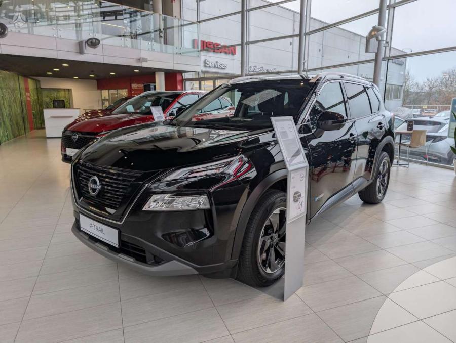 Melns Nissan X-Trail 2025 Viļņa, ar dzinēja tilpumu 1.50 L un nobraukumu 10 tūkst. km par 38390 €, foto 1 vietnē AUTOMOTO.COM.LV