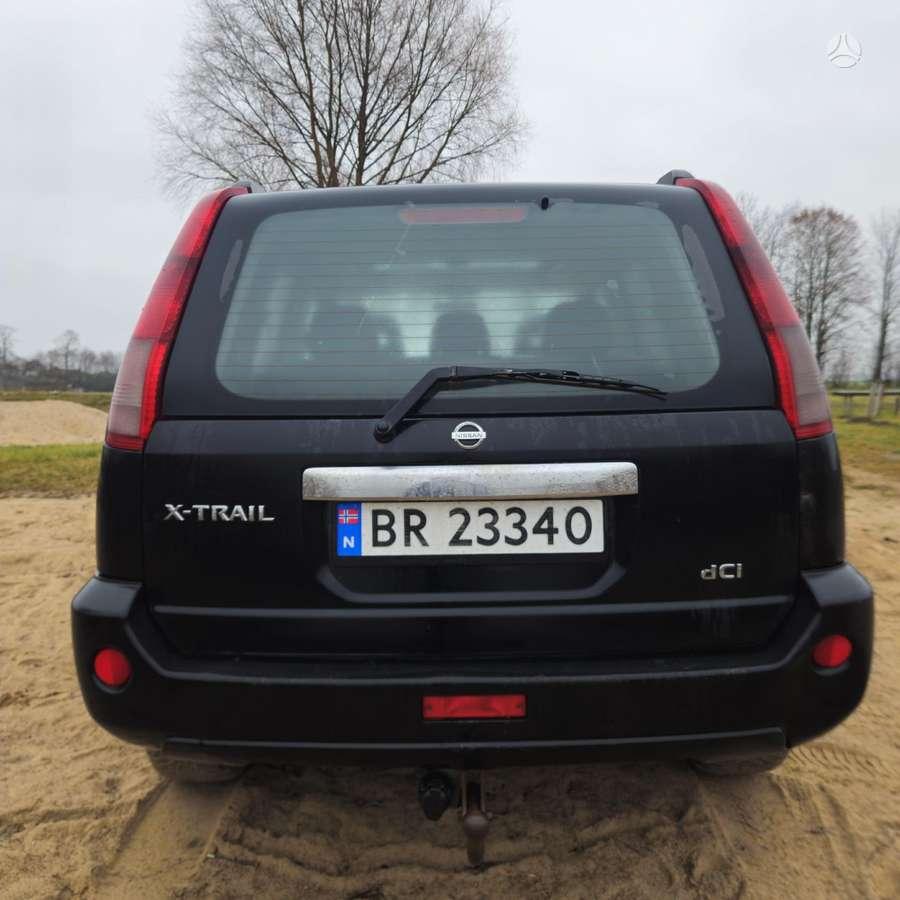 Black Nissan X-Trail 2005 in Marijampole, with an engine capacity of 2.20 L and mileage of 305 thousand km for 2050 €, photo 6 on AUTOMOTO.COM.LV