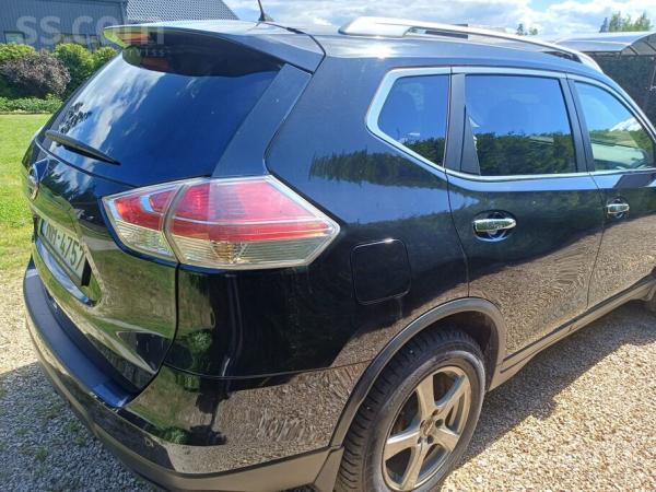 Black Nissan X-Trail 2015 in Riga, with an engine capacity of 1.60 L and mileage of 189 thousand km for 7500 €, photo 1 on AUTOMOTO.COM.LV