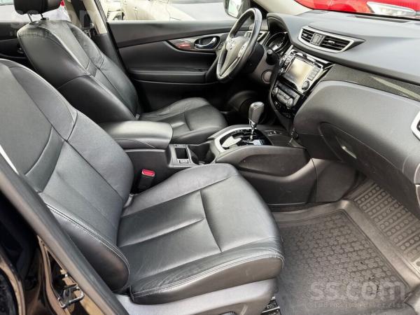 Black Nissan X-Trail 2017 in Riga, with an engine capacity of 1.60 L and mileage of 157 thousand km for 11585 €, photo 11 on AUTOMOTO.COM.LV