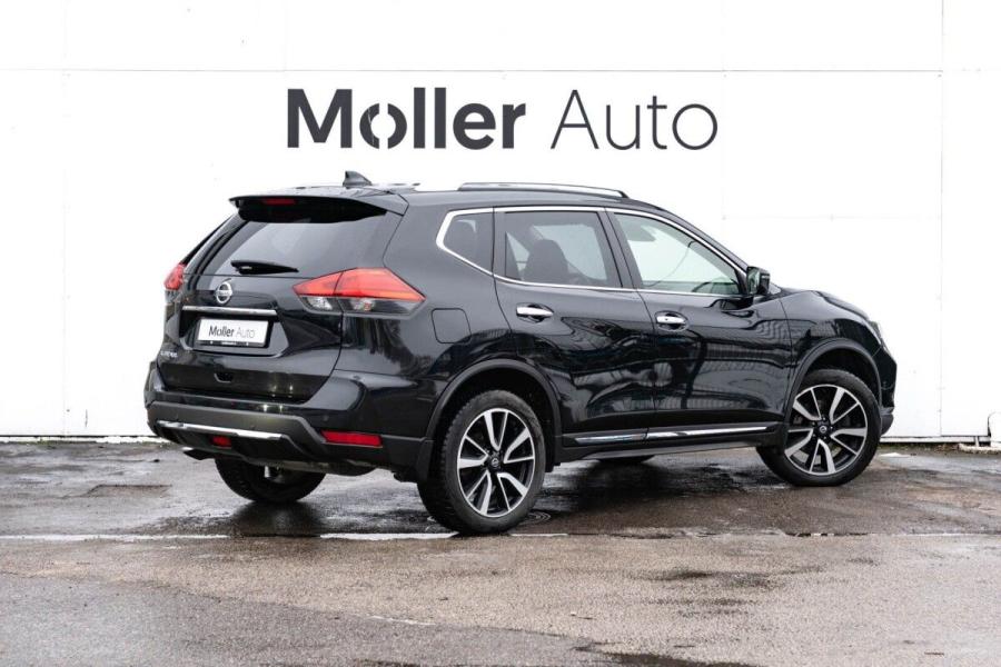 Black Nissan X-Trail 2018 in Riga, with an engine capacity of 2.00 L and mileage of 135 thousand km for 13900 €, photo 4 on AUTOMOTO.COM.LV