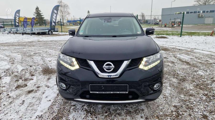 Black Nissan X-Trail 2017 in Marijampole, with an engine capacity of 2.00 L and mileage of 270 thousand km for 10100 €, photo 2 on AUTOMOTO.COM.LV
