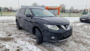 Black Nissan X-Trail 2017 in Marijampole, with an engine capacity of 2.00 L and mileage of 270 thousand km for 10100 €, photo 4 on AUTOMOTO.COM.LV