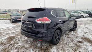 Black Nissan X-Trail 2017 in Marijampole, with an engine capacity of 2.00 L and mileage of 270 thousand km for 10100 €, photo 6 on AUTOMOTO.COM.LV