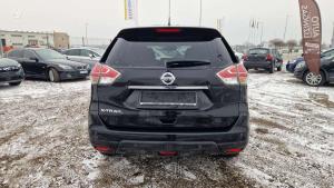 Black Nissan X-Trail 2017 in Marijampole, with an engine capacity of 2.00 L and mileage of 270 thousand km for 10100 €, photo 7 on AUTOMOTO.COM.LV