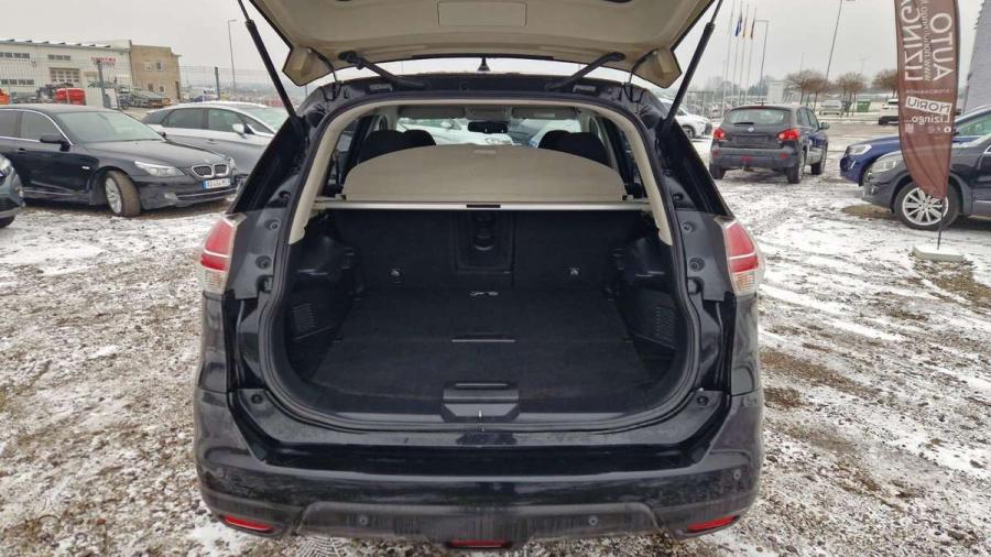 Black Nissan X-Trail 2017 in Marijampole, with an engine capacity of 2.00 L and mileage of 270 thousand km for 10100 €, photo 8 on AUTOMOTO.COM.LV