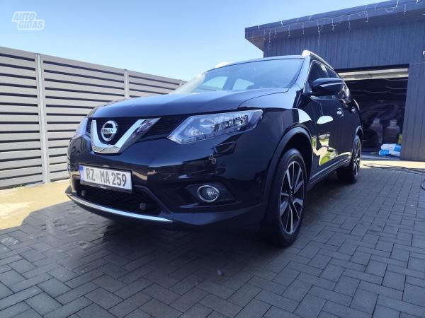 Black Nissan X-Trail 2017 in Klaipeda, with an engine capacity of 1.60 L and mileage of 218 thousand km for 7777 €, photo 2 on AUTOMOTO.COM.LV