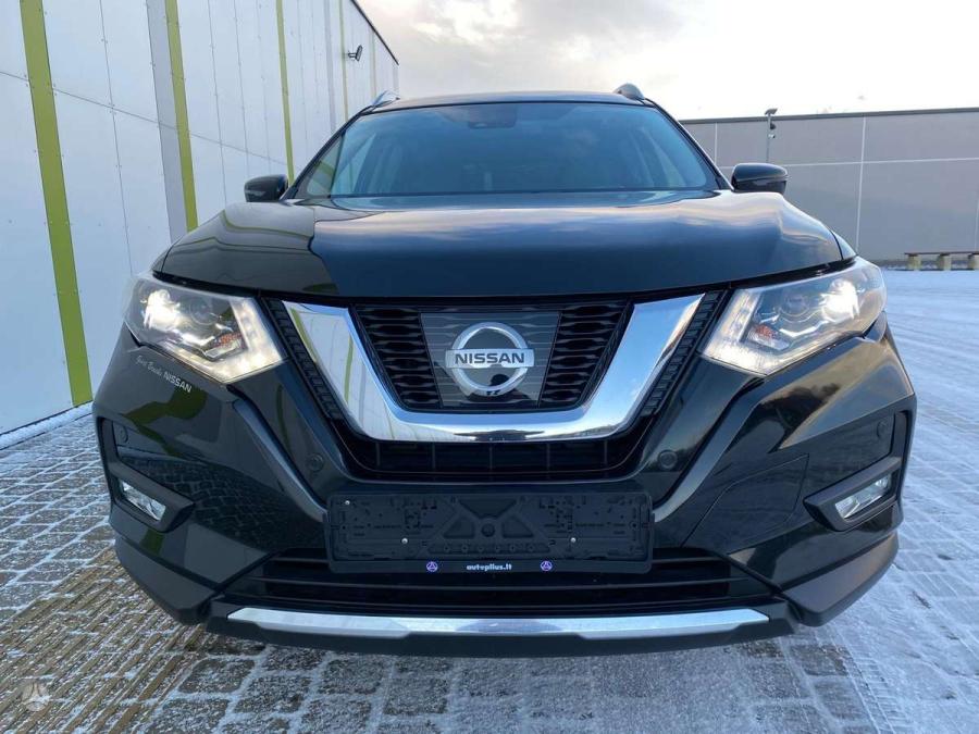 Black Nissan X-Trail 2018 in Raseiniai, with an engine capacity of 1.60 L and mileage of 170 thousand km for 12900 €, photo 8 on AUTOMOTO.COM.LV