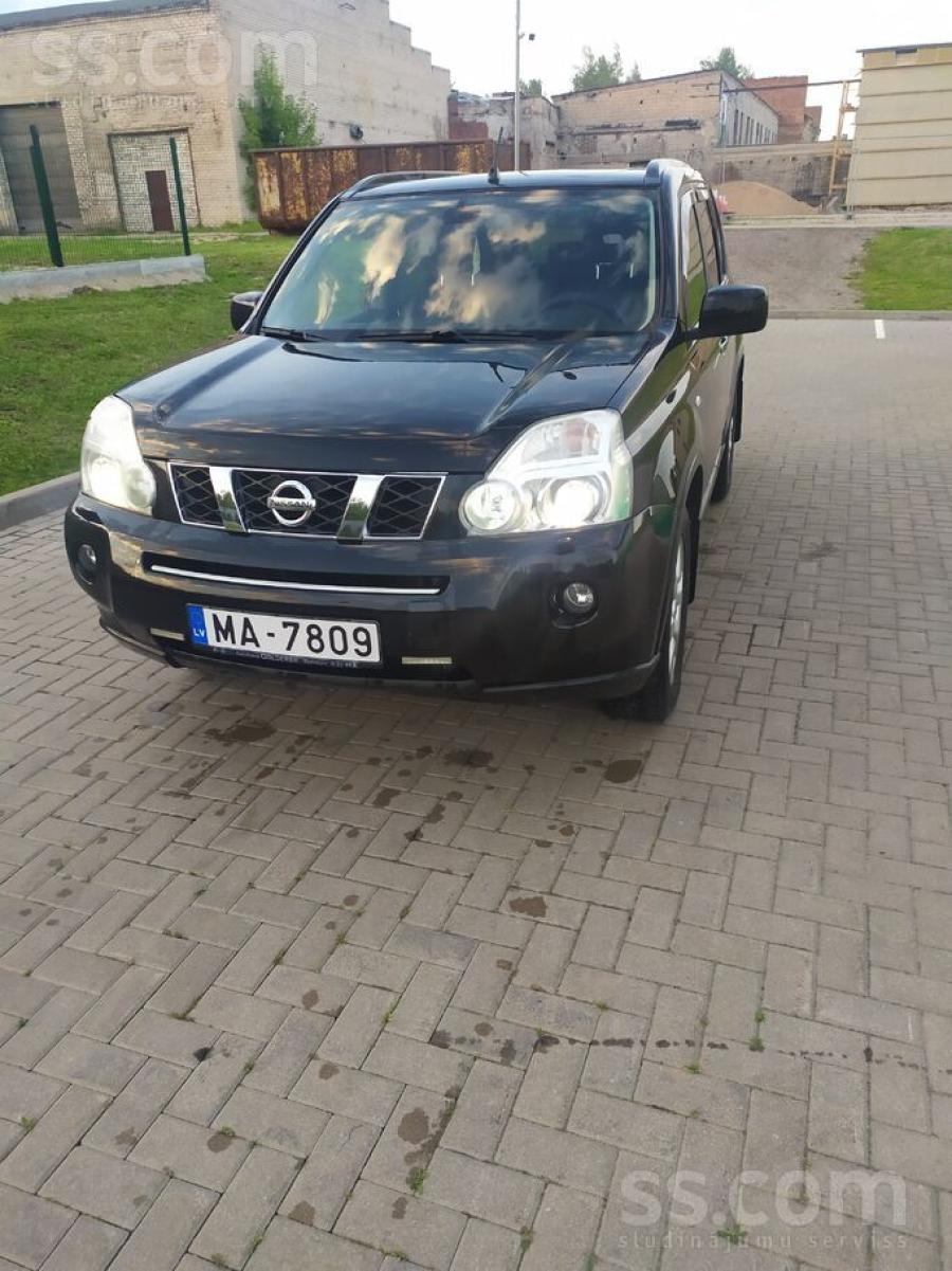 Black Nissan X-Trail 2008 in Ludza, with an engine capacity of 2.00 L and mileage of 227 thousand km for 4990 €, photo 1 on AUTOMOTO.COM.LV
