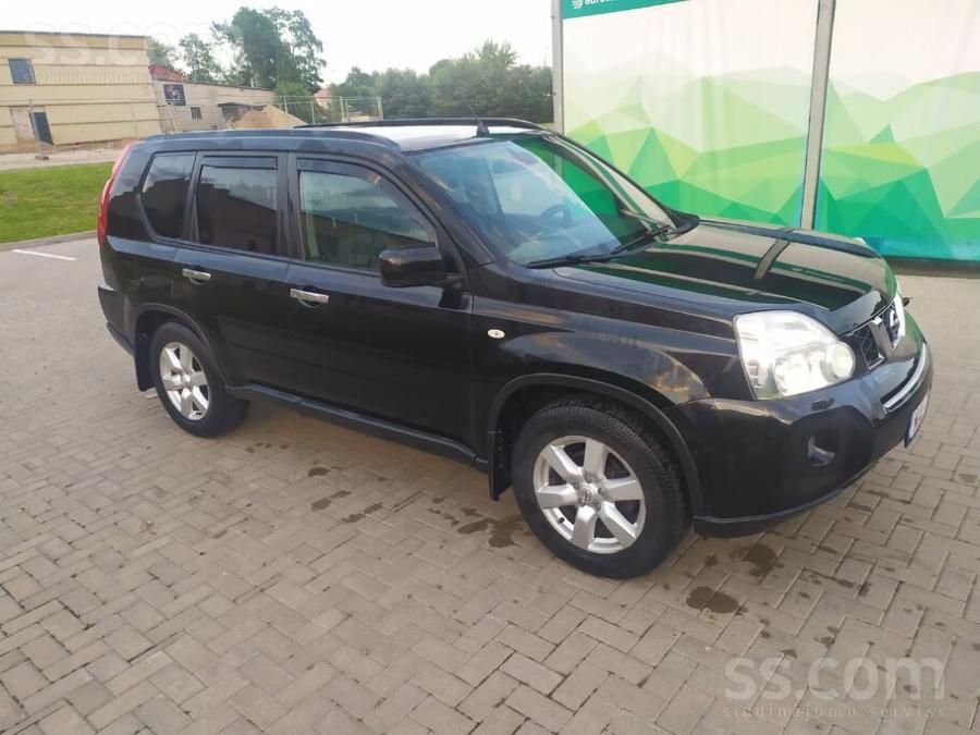 Black Nissan X-Trail 2008 in Ludza, with an engine capacity of 2.00 L and mileage of 227 thousand km for 4990 €, photo 2 on AUTOMOTO.COM.LV
