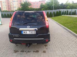 Black Nissan X-Trail 2008 in Ludza, with an engine capacity of 2.00 L and mileage of 227 thousand km for 4990 €, photo 3 on AUTOMOTO.COM.LV