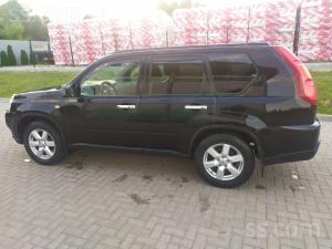 Black Nissan X-Trail 2008 in Ludza, with an engine capacity of 2.00 L and mileage of 227 thousand km for 4990 €, photo 4 on AUTOMOTO.COM.LV