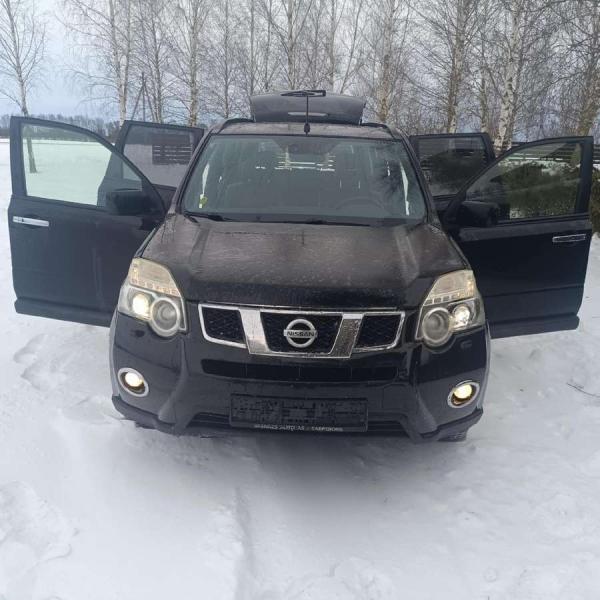 Melns Nissan X-Trail 2011 Pasvalys, ar dzinēja tilpumu 2.00 L un nobraukumu 295 tūkst. km par 4900 €, foto 1 vietnē AUTOMOTO.COM.LV