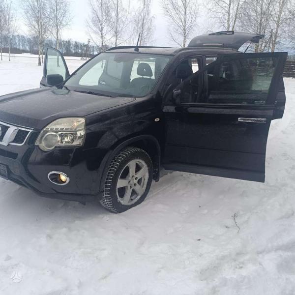 Melns Nissan X-Trail 2011 Pasvalys, ar dzinēja tilpumu 2.00 L un nobraukumu 295 tūkst. km par 4900 €, foto 5 vietnē AUTOMOTO.COM.LV