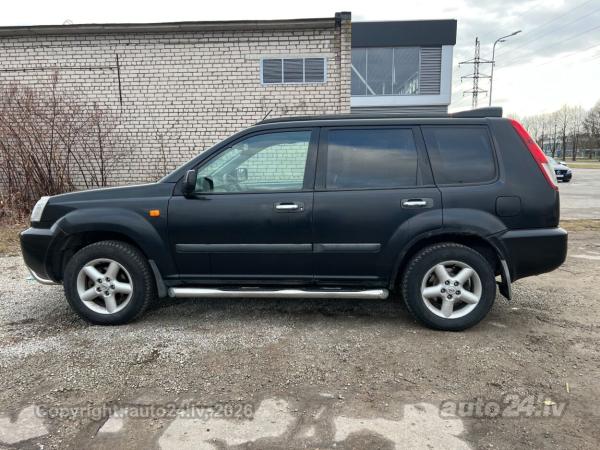 Black Nissan X-Trail 2002 in Narva, with an engine capacity of 2.20 L and mileage of 269 thousand km for 999 €, photo 7 on AUTOMOTO.COM.LV