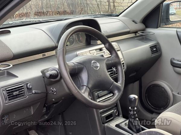 Black Nissan X-Trail 2002 in Narva, with an engine capacity of 2.20 L and mileage of 269 thousand km for 999 €, photo 9 on AUTOMOTO.COM.LV