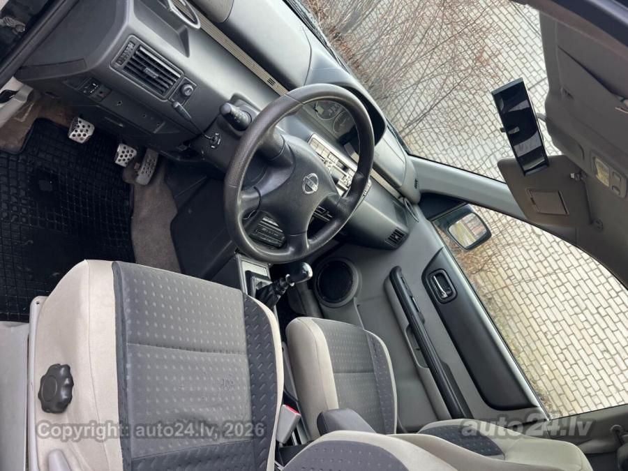 Black Nissan X-Trail 2002 in Narva, with an engine capacity of 2.20 L and mileage of 269 thousand km for 999 €, photo 13 on AUTOMOTO.COM.LV