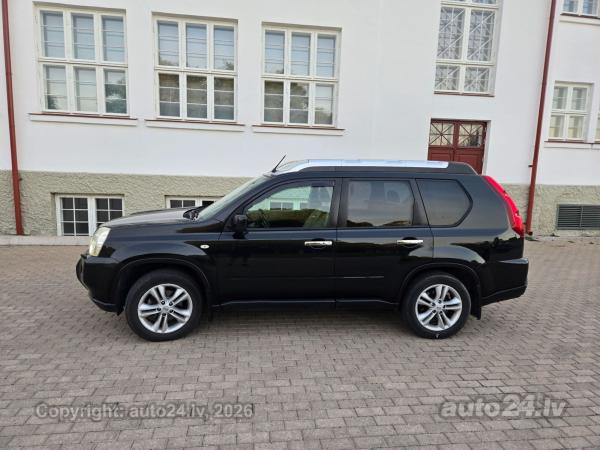 Melns Nissan X-Trail 2007 Pērnava, ar dzinēja tilpumu 2.00 L un nobraukumu 290 tūkst. km par 4999 €, foto 2 vietnē AUTOMOTO.COM.LV